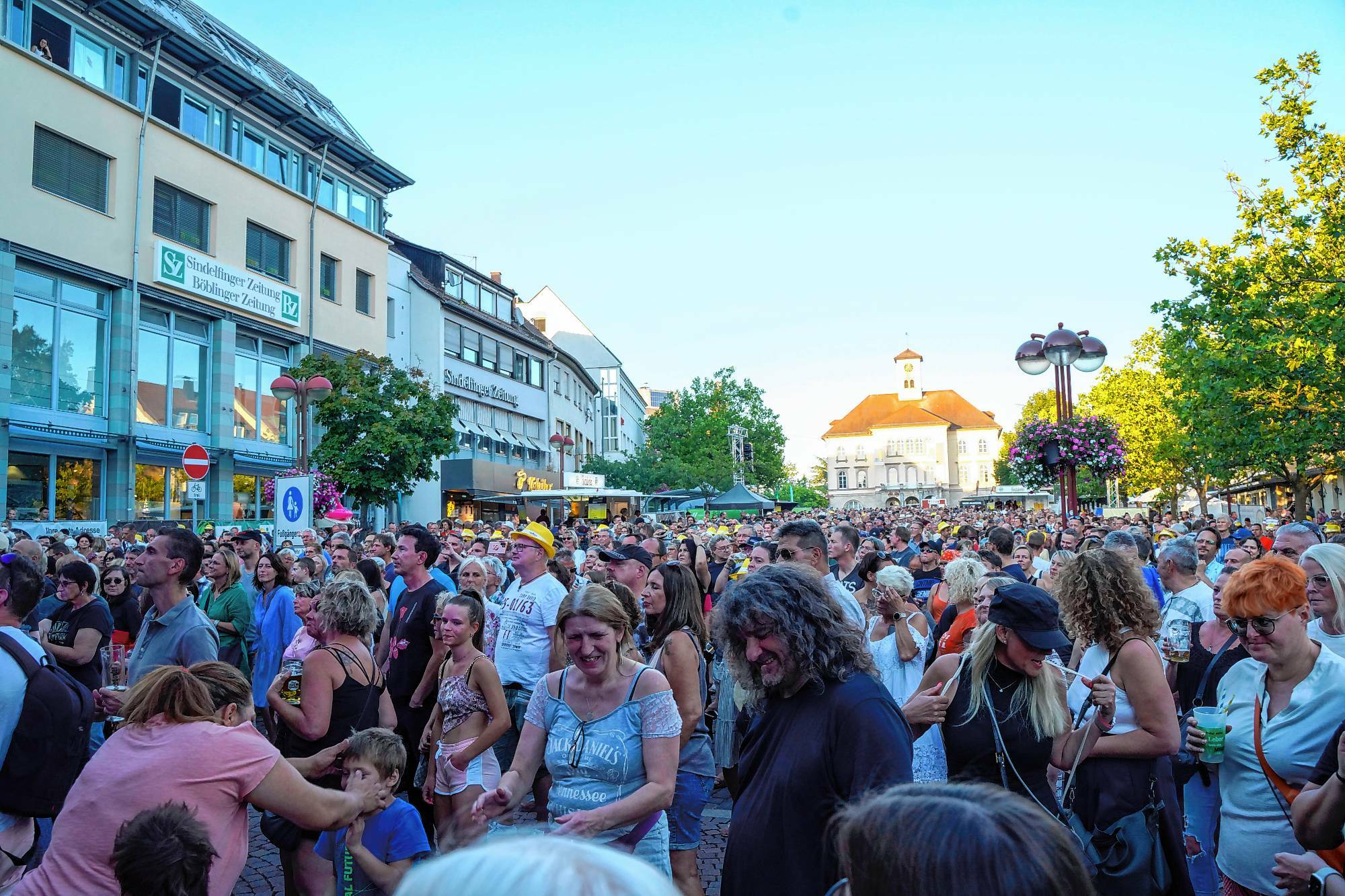 Marktplatz Sindelfingen, 10. August - Sifi Rockt mit Mode Machine der ...