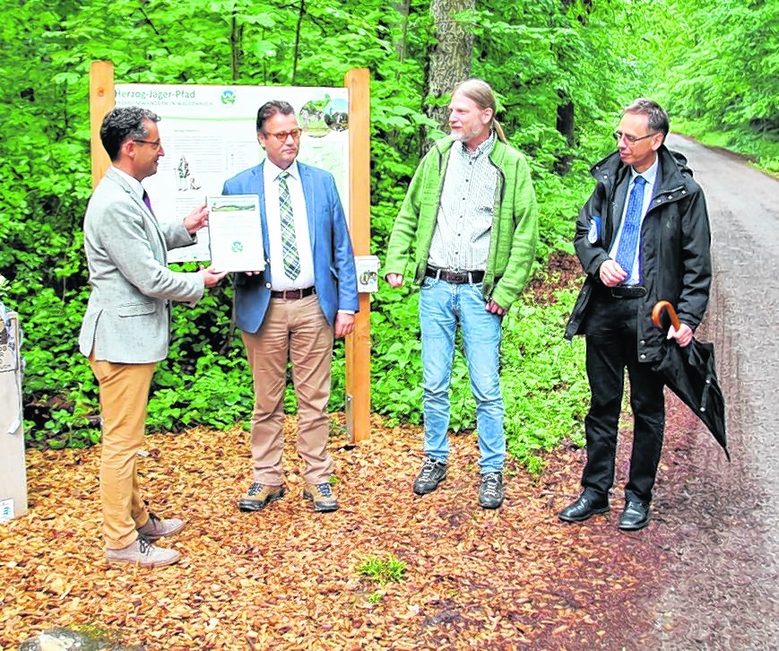 Waldenbuch: Nach der kleinen Eröffnungs-Zeremonie gibt es am ...