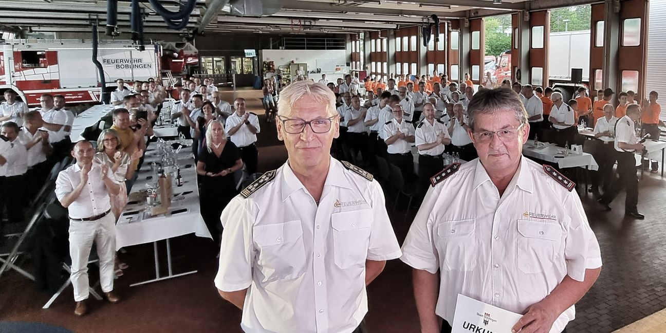 Besondere Hauptversammlung - Feuerwehr Böblingen: Applaus im Stehen für ...