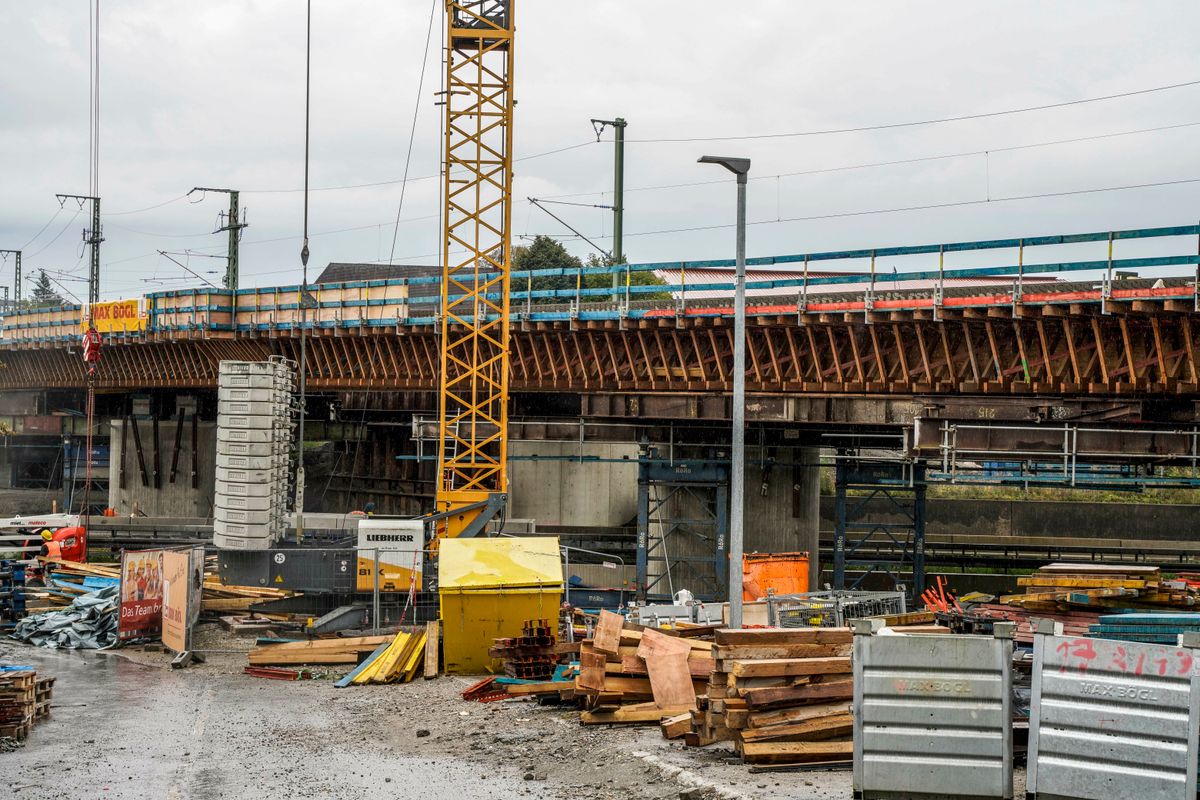 Auf der Autobahn und in den Städten - Sindelfingen /Böblingen: Lange Staus wegen A81-Baustelle ...