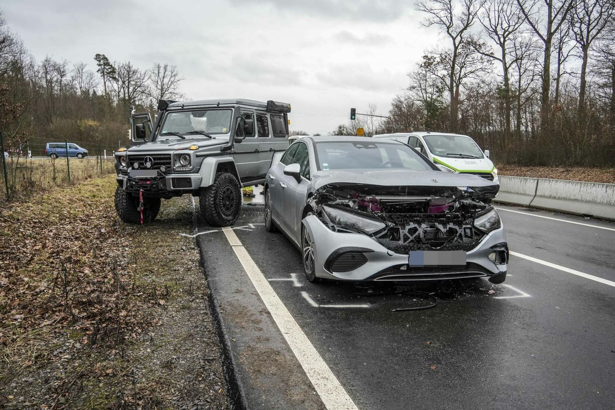 Vermutlich hoher Schaden - Holzgerlingen: Zusammenstoß auf der B464 - Nachrichten | Sindelfinger ...