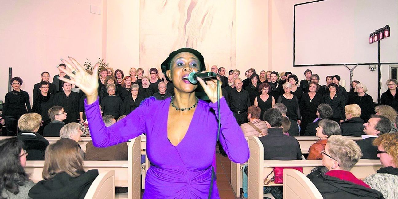 Aidlingen: Gospelprojekt des „Con-Takt“-Chores mit Adrienne Morgan ...